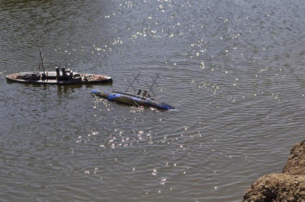 SMS Prinz Eugen flounders | R/C Warship Combat